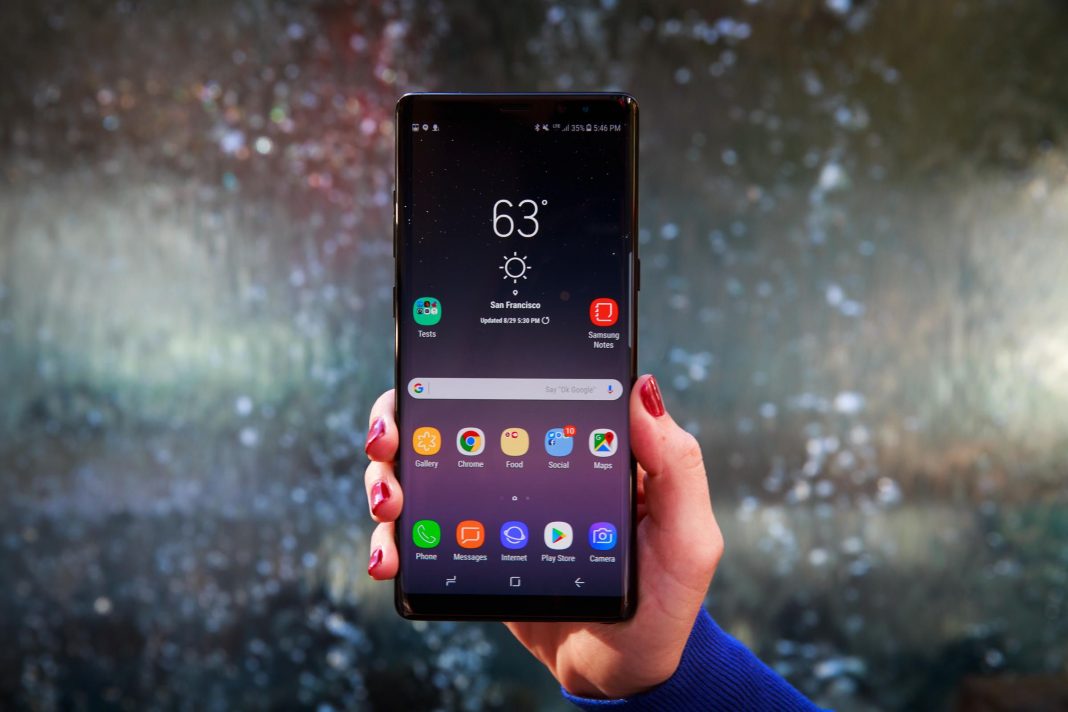 8 Iklan Smartphone Terlucu, Main Cela-celaan | KitaTV.com